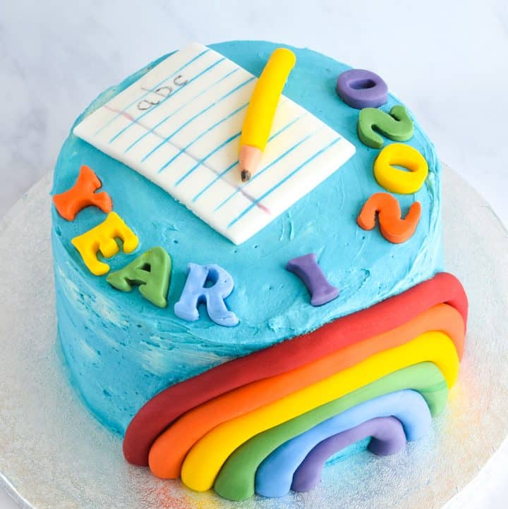 Easy End of the School Year Cake - Eats Amazing.