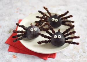 Fun Healthy Halloween Snack - Fig and Raisin Spiders - Eats Amazing.