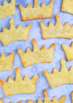 Easy Cheesy Puff Pastry Crowns Recipe - Eats Amazing.