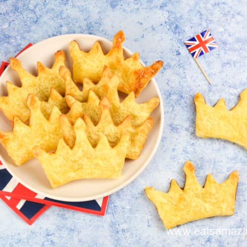 Easy Cheesy Puff Pastry Crowns Recipe - Eats Amazing.