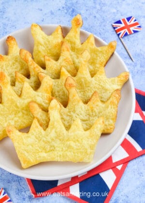 Easy Cheesy Puff Pastry Crowns Recipe - Eats Amazing.